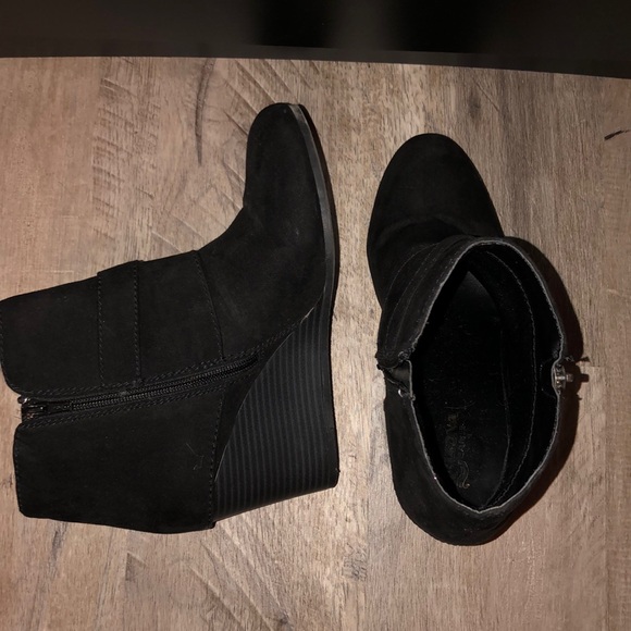 Arizona Jean Company | Shoes | Arizona Jean Co Wedged Ankle Boots ...